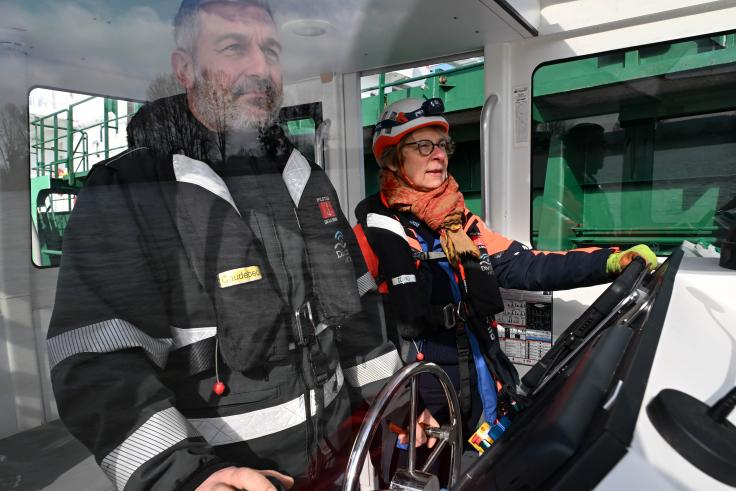 Première femme pilote maritime, Catherine officie depuis 25 ans